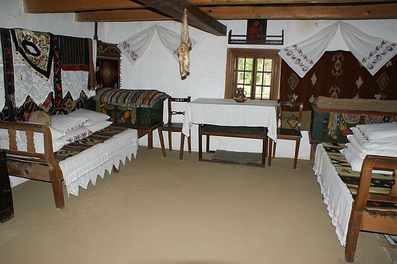 Magazin de obiecte populare artizanale, traditionale romanesti ...