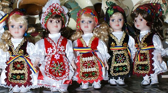 Papusi suvenir Romania, in costum popular